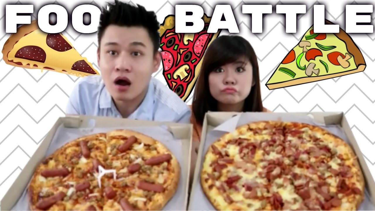 pizza battle vs two piggy "food battle" - YouTube