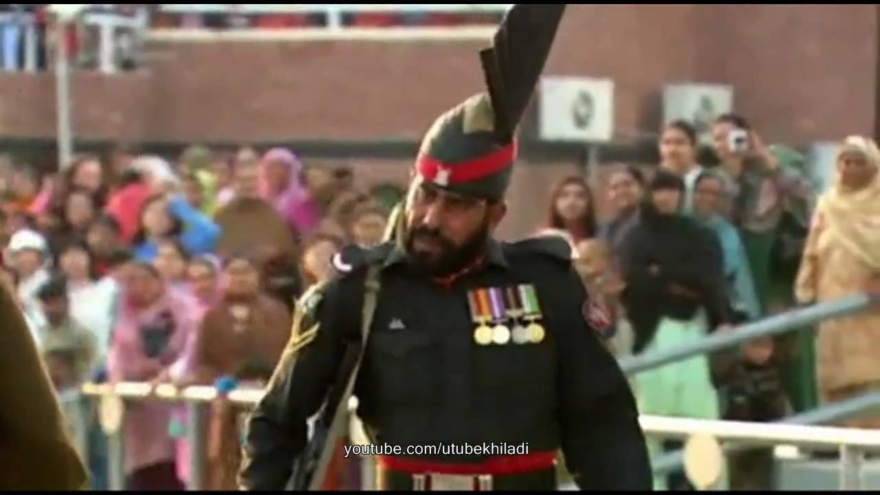 Wagah - Attari Border Closing ceremony by India & Pakistan - YouTube