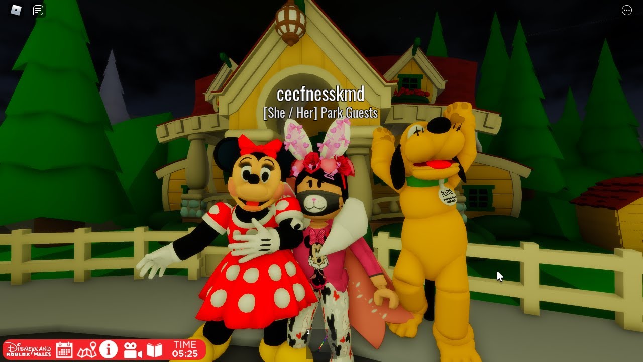 Meeting Minnie Mouse and Pluto! - YouTube
