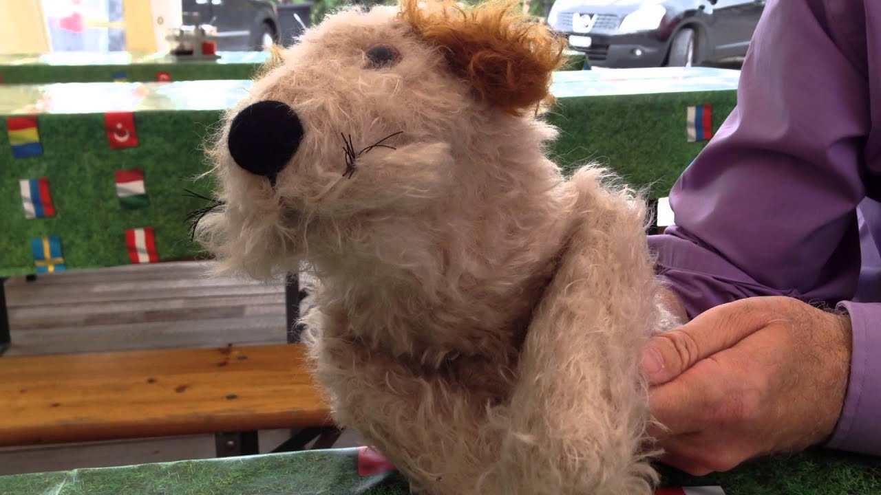 Even puppets can do it! (this one at least) - YouTube