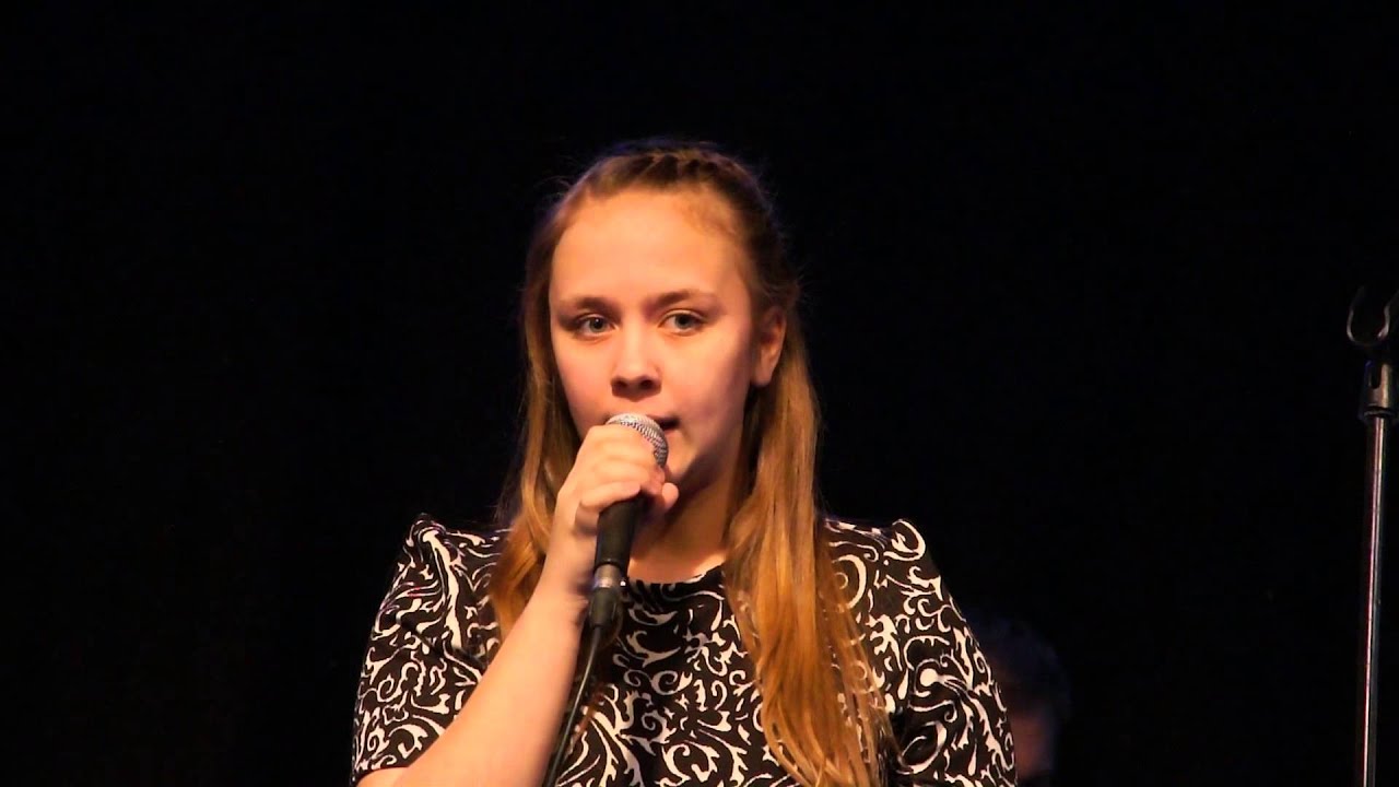 Marta Külaots - Marjametsa laul( Kustas Kikerpuu) - YouTube