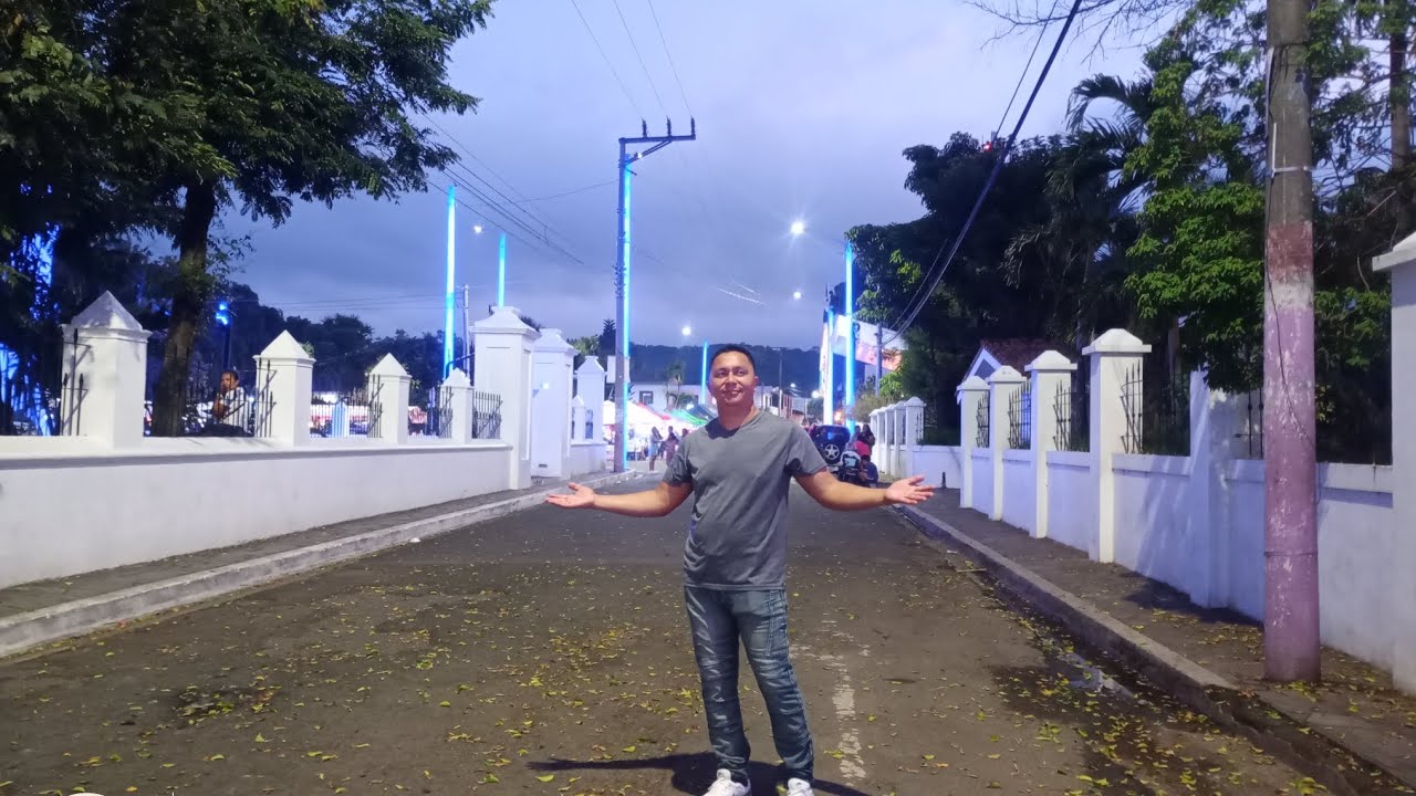 Chalchuapa así luce el parque de noche - YouTube