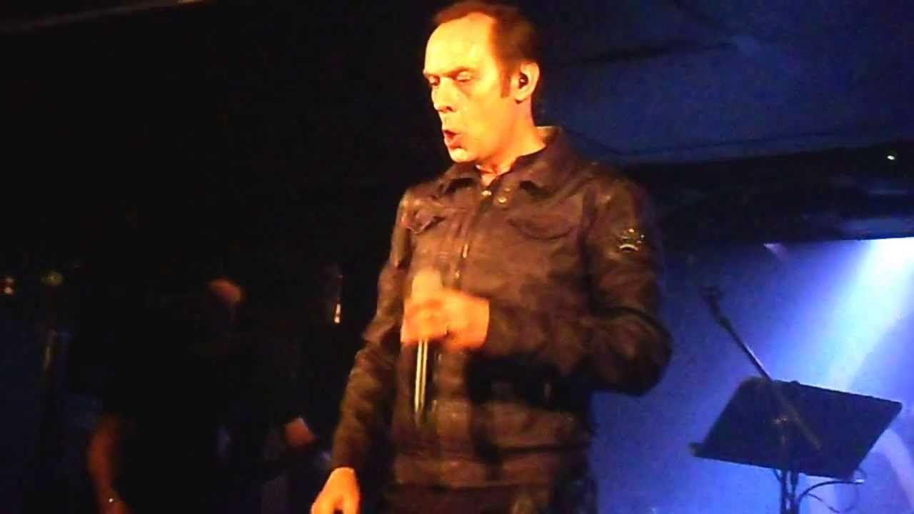 Peter Murphy of BAUHAUS "Bela Lugosi's Dead" Live Glasgow 2013 - YouTube