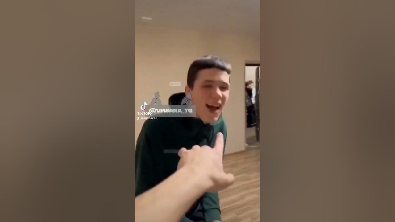дівчина пішла із хлопцем Youtube