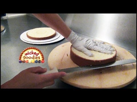How to Slice Even Cake Layers - YouTube