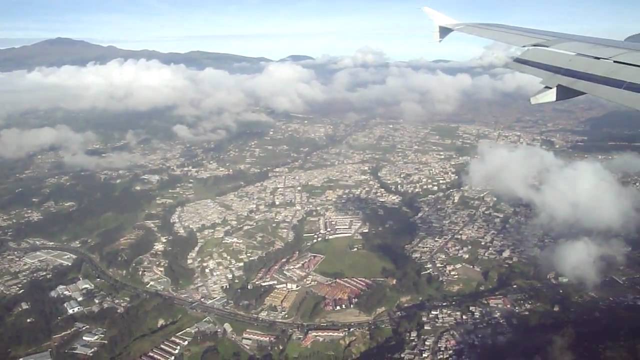LANDING AT QUITO-ECUADOR (SEQU) - YouTube