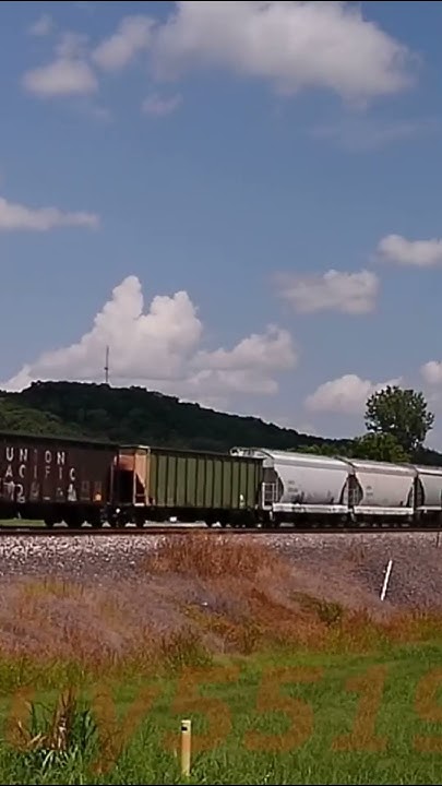 UP 9028 At Bonner Springs! - YouTube