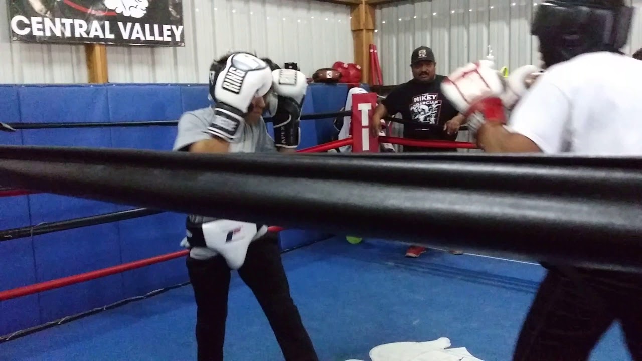 Sanger boxing club sparring - YouTube