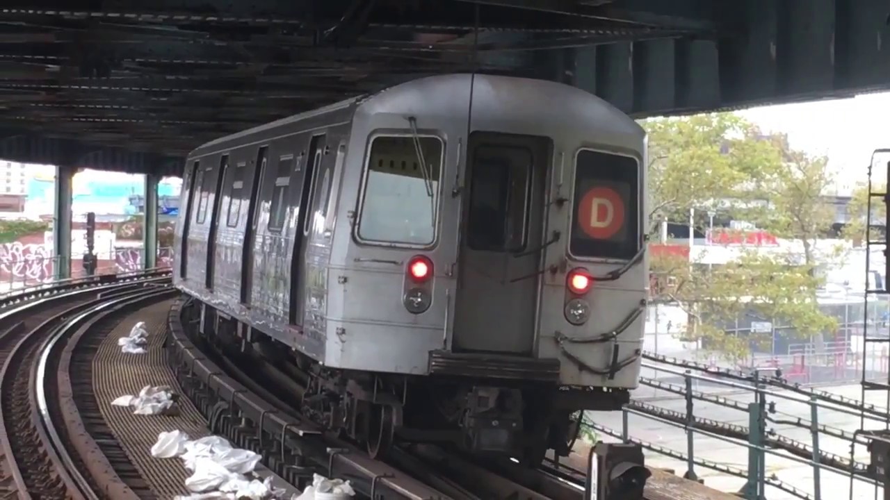 IND Culver Line: Manhattan and Coney Island bound R68 (D) Trains @ West ...