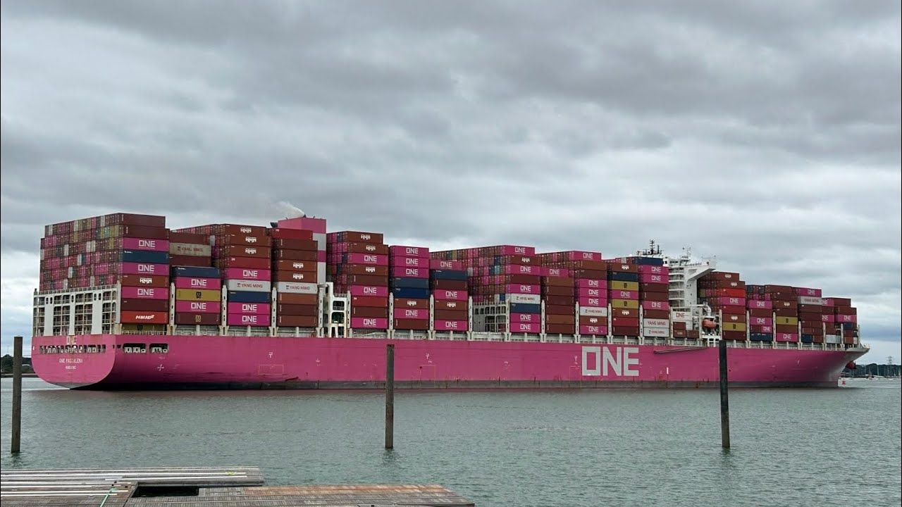 ONE MAGDALENA in from Singapore fully loaded at Southampton - YouTube