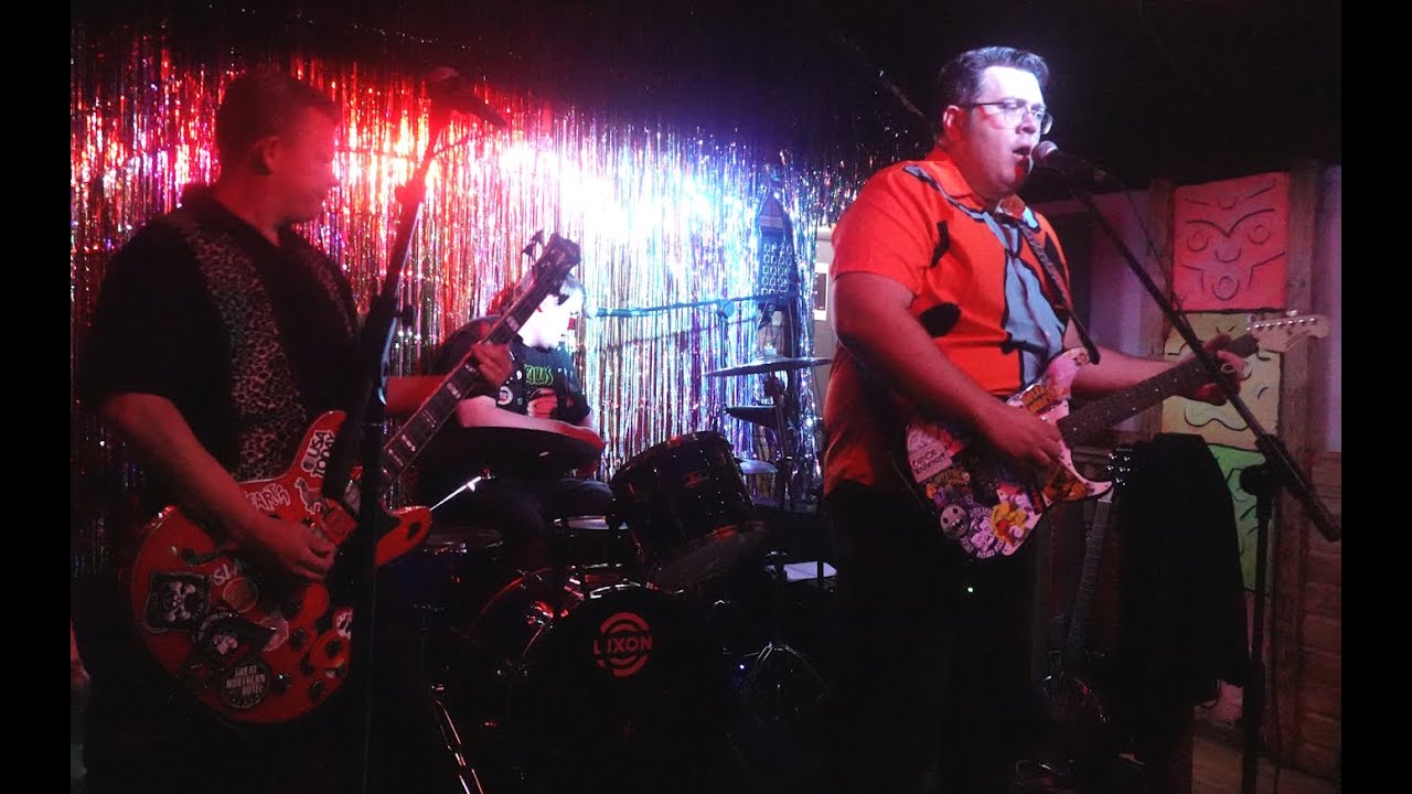 The Spike Direction Effect - Old Man Slippers (Live @ Poco Loco ...
