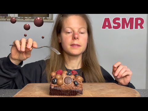 CHOCOLATE CAKE MUKBANG 먹방 | NO TALKING I ASMR REAL EATING SOUNDS