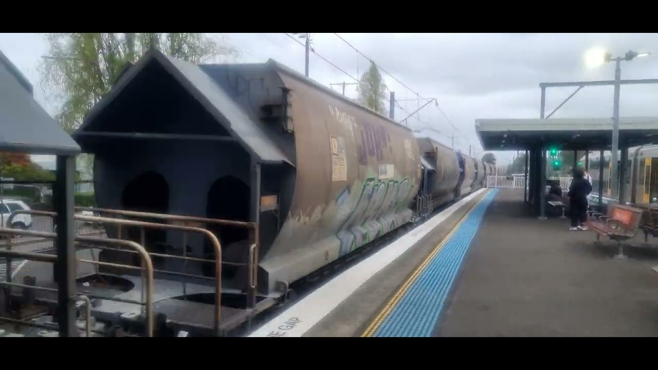 TT102 107 going thru Mount Druitt Station in February 2022 - YouTube