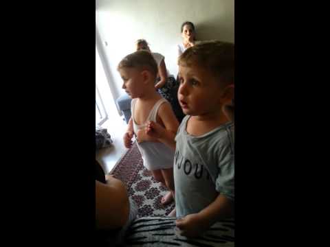 Kodaman isirdiii ;))) cok komikk izlemeden gecme