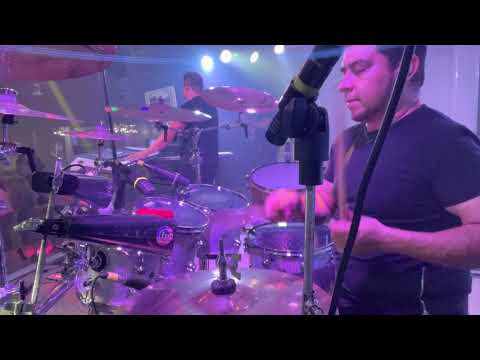 La enfermera al estilo de Richard y los infieles un servidor en la batería ✌️✌️🥁🥁