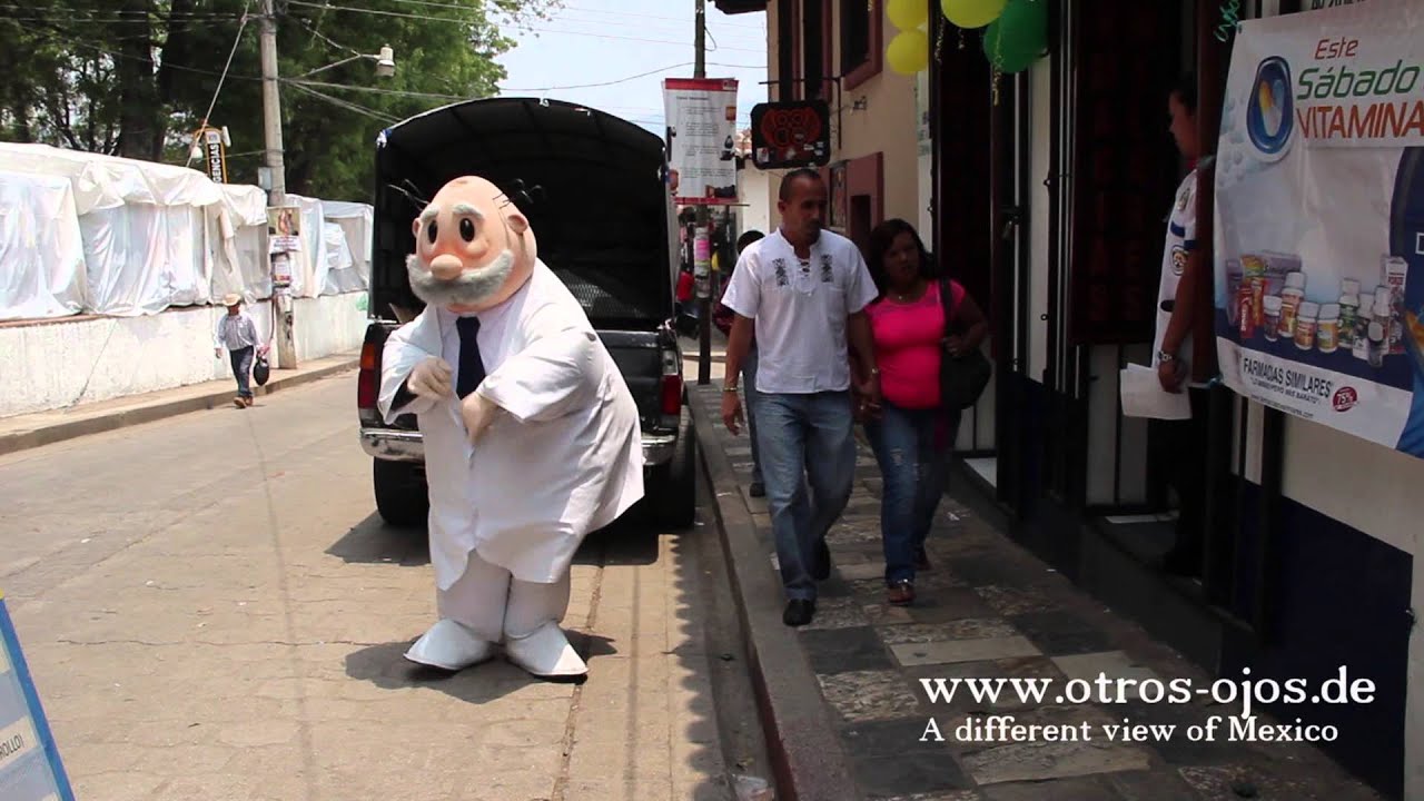 Dr. Simi dancing to Gentleman - YouTube