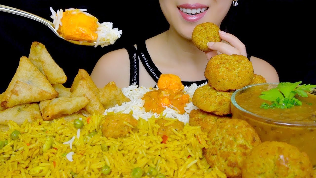 ASMR INDIAN FOOD FEAST (VEGETABLE BIRYANI, CHICKEN MASALA, SAMOSAS ...
