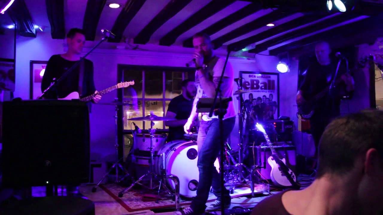 Inverse Oreo - Gangsta's Paradise (Coolio Cover) @ Gym Bar - YouTube