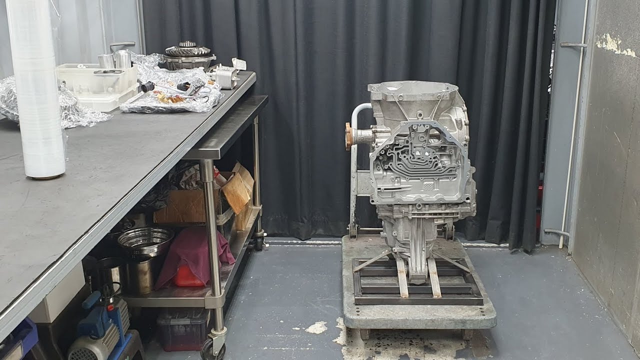 VW Beetle transmission *small* repair (part 4) - YouTube