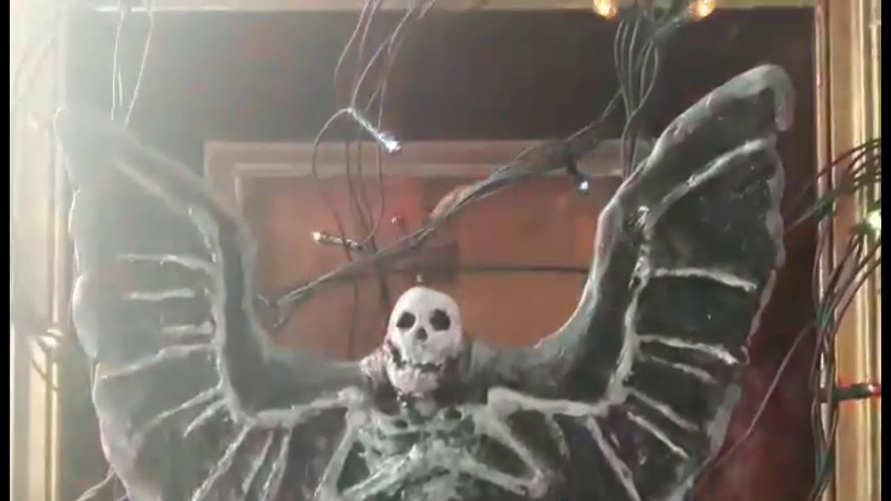 escultura del esqueleto del angel de los simpsons - YouTube
