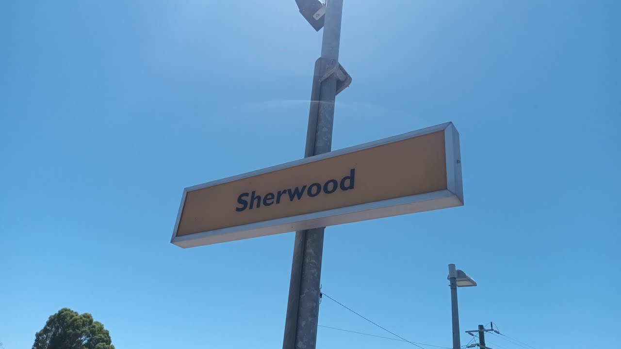 Transperth ARM A-Train entering and leaving Sherwood Station - YouTube