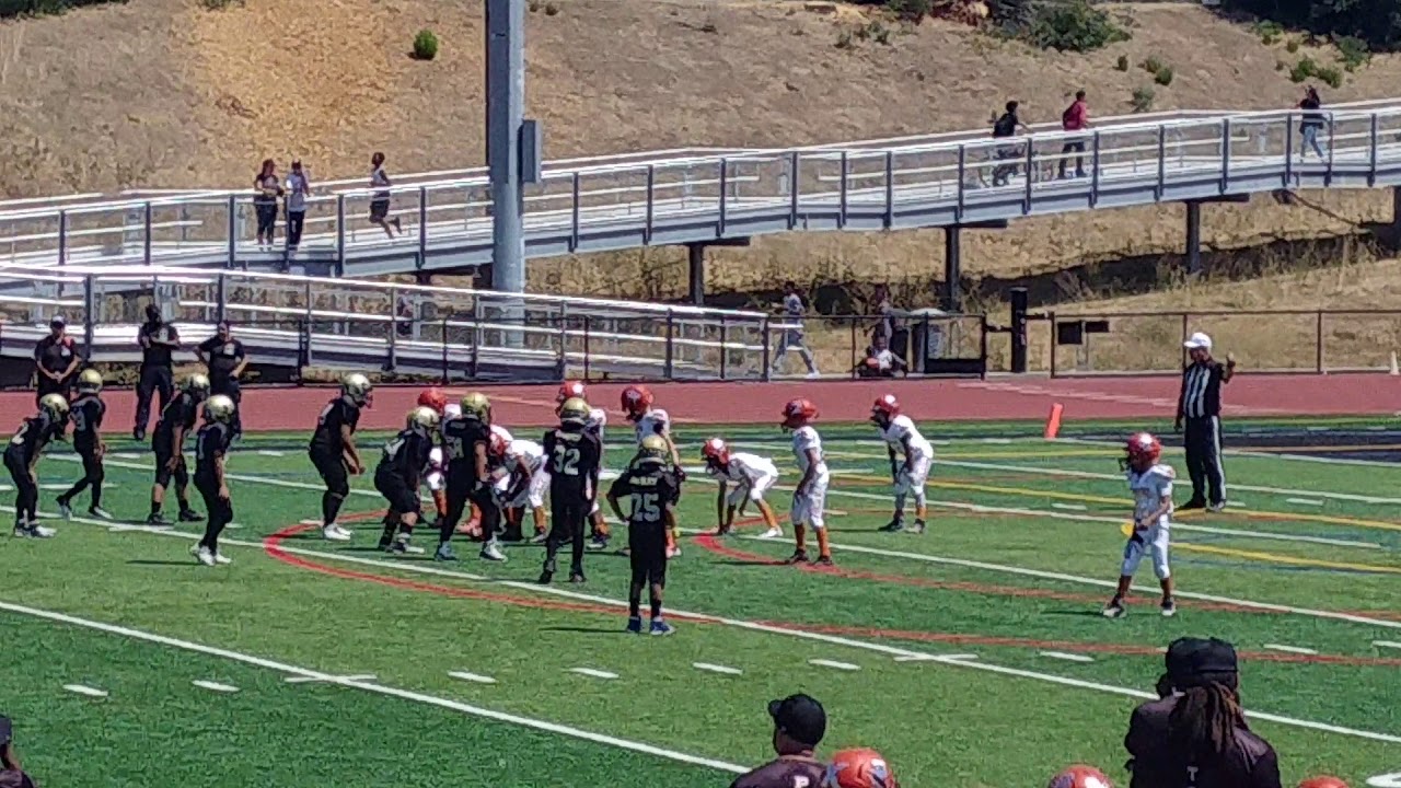 #7 Joaquin Stewart Offensive Block vs. Hayward Aggies - YouTube