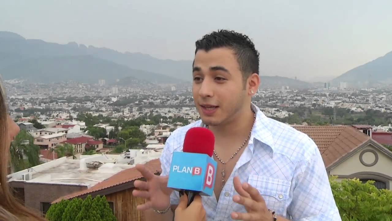Iván Tavares nos presenta a su familia - YouTube