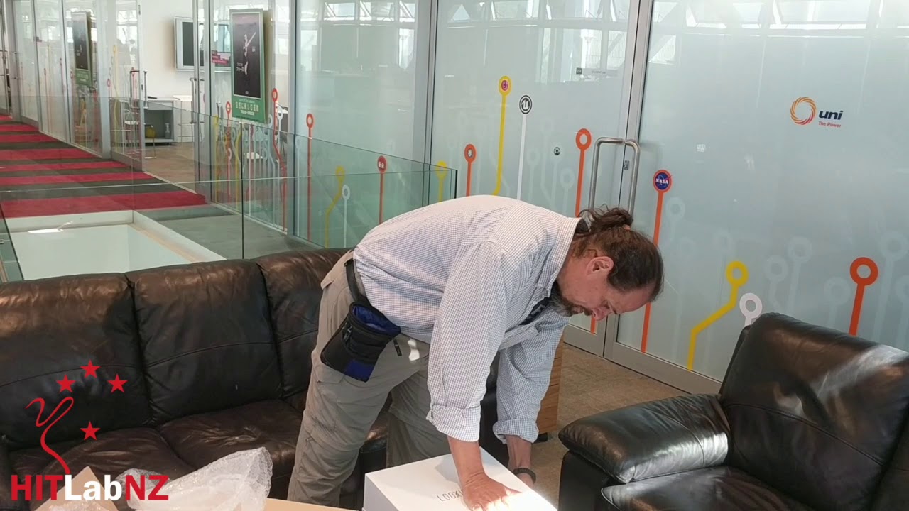HIT Lab NZ: LooxidVR Unboxing (2019-01-07) - YouTube