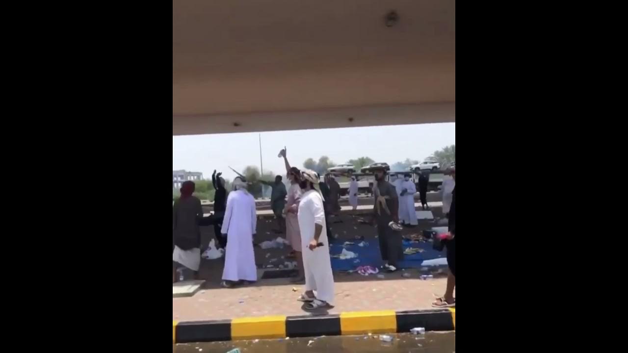 مظاهرات ولاية صحار اطلاق غاز مسيل للدموع على المتظاهرين Youtube