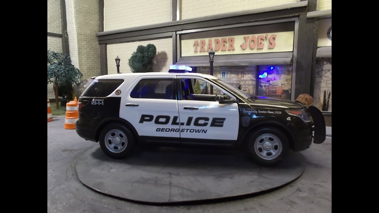 Georgetown MA Police 1/18 scale Ford Explorer with lights. - YouTube