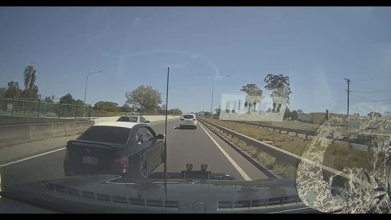 Aussiecams - Boy racer in Subaru Liberty accelerates at high speed ...