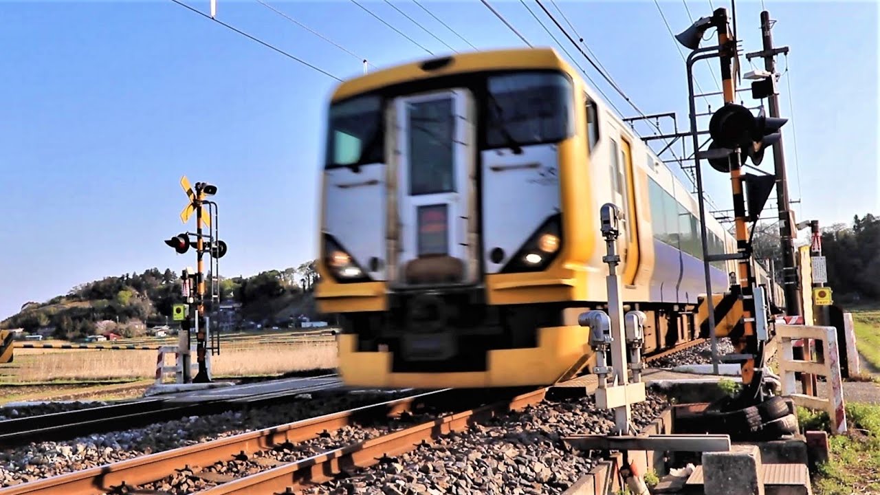 Railroad crossing in JAPAN, Japan Railway Sobu Line #3403 - YouTube