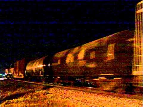 NS 38E (11-1-10)Solo UP SD9043 BIG MAC leading! - YouTube