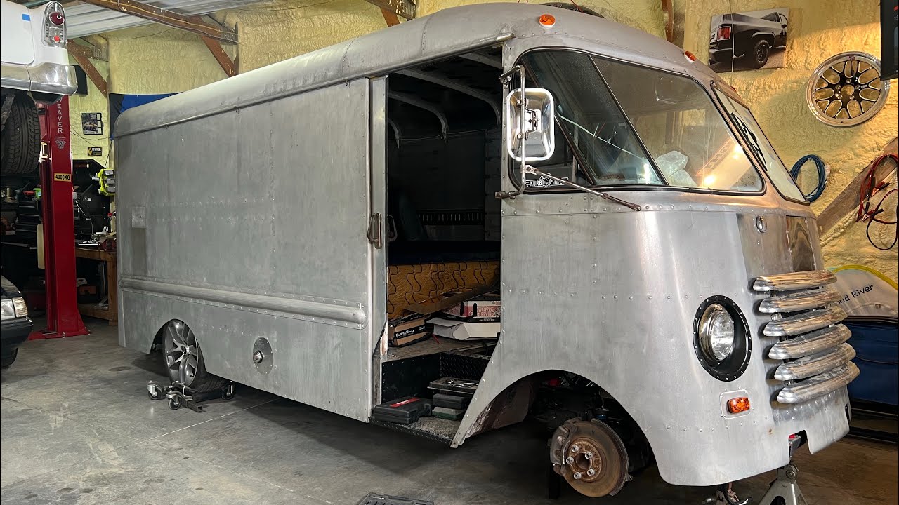 Started wiring the Grumman Olson Kurb Side Ls Swap. - YouTube