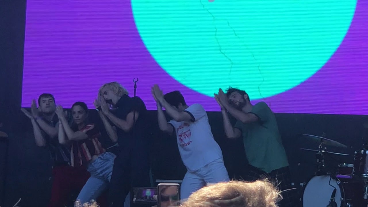 Half Alive Runaway live Lollapalooza 2019 Chicago - YouTube