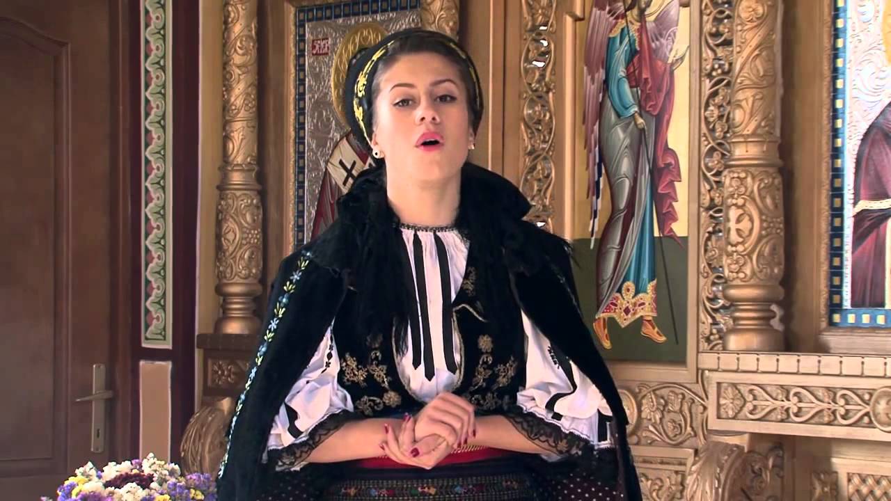 DENISA BALU ASTA I SEARA DE CRACIUN - YouTube