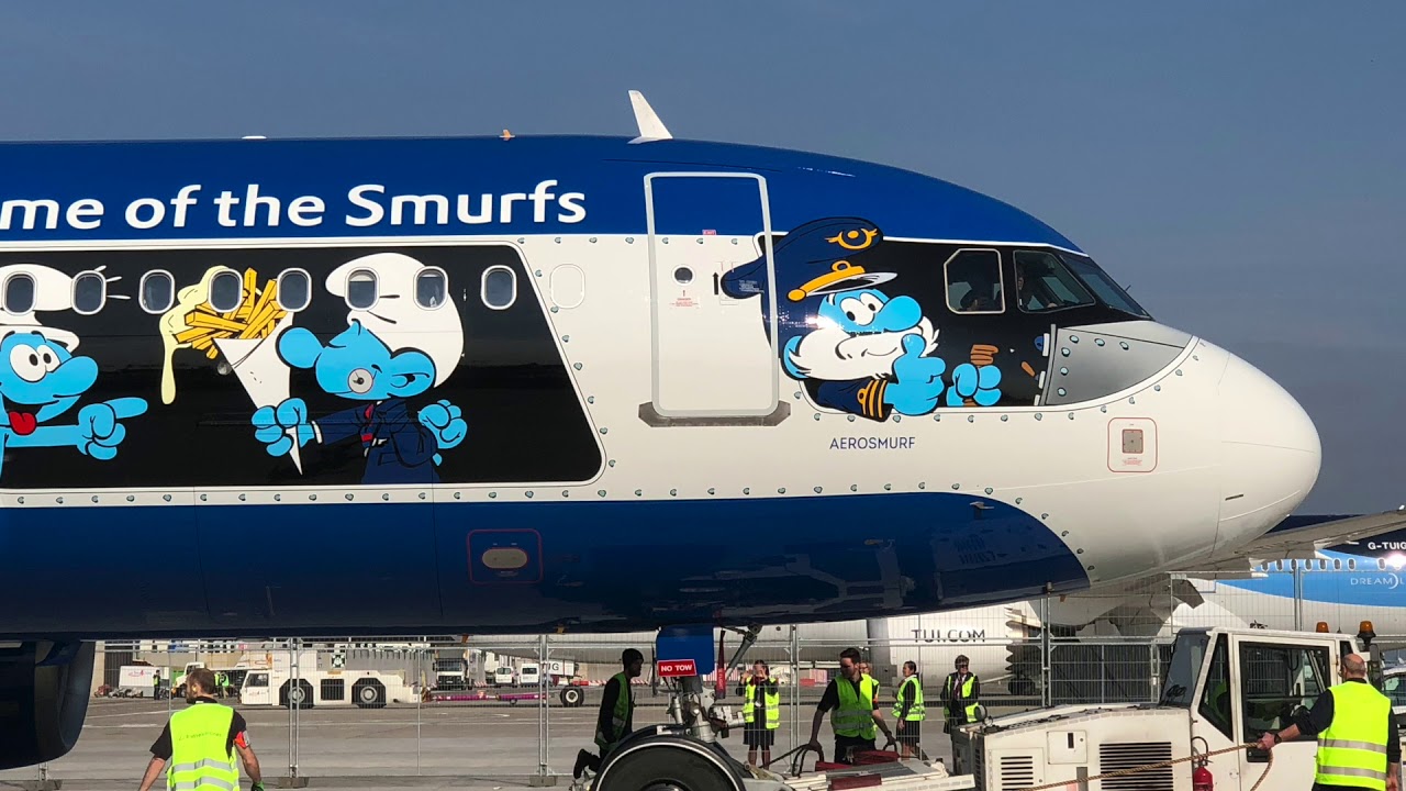 #SNSMURFS | BRUSSELS AIRLINES | SCHTROUMPF'S LIVERY REVEAL - YouTube