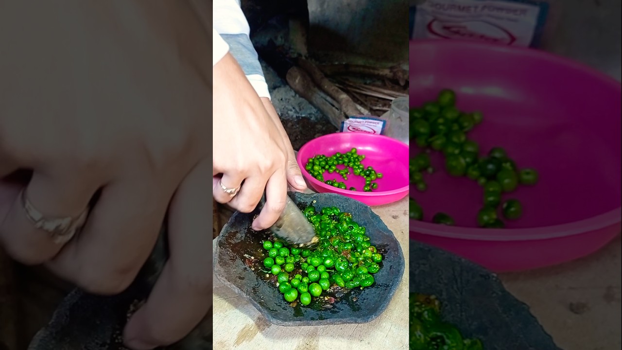 Ada yang bilang karedok lenca ada juga yang bilang sambel lenca , tapi ...