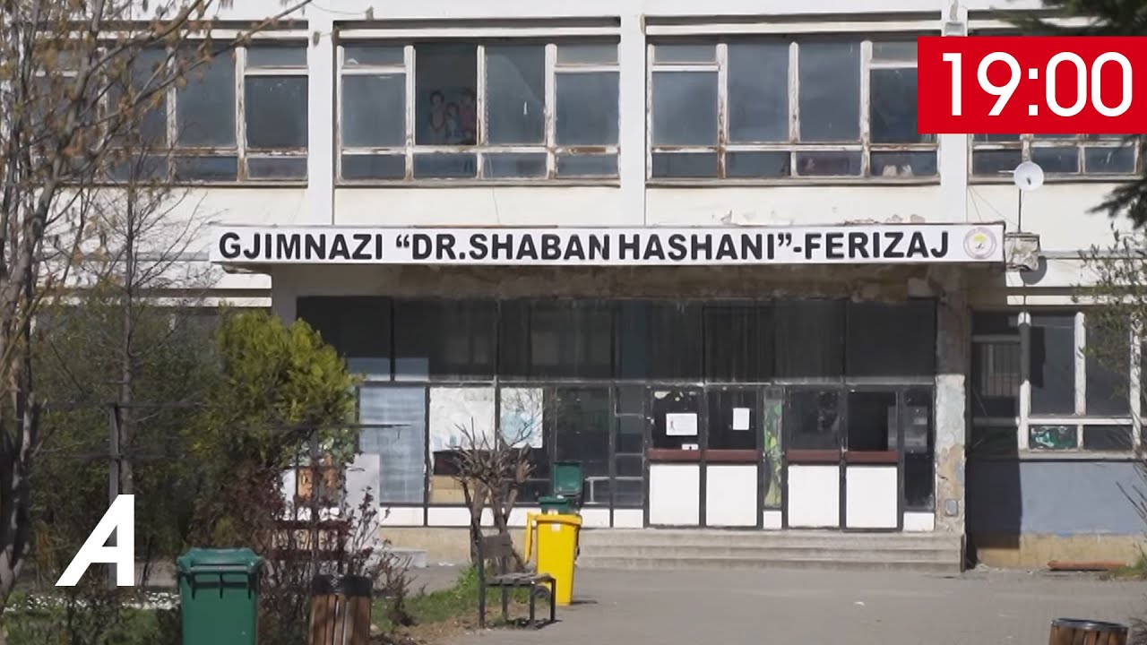 Protestojnë nxënësit e gjimnazit "Dr Shaban Hashani" - YouTube