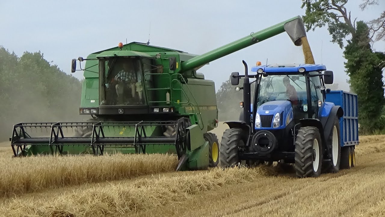 Harvest 2020 - Combining Barley with John Deere 2054 & Carting with ...