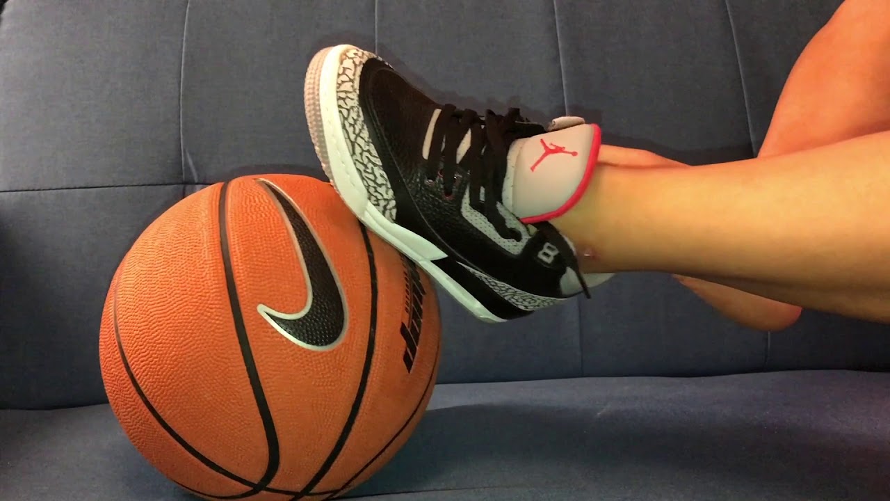 Basketball, Jordan 3 and Kate's sockless feet - YouTube