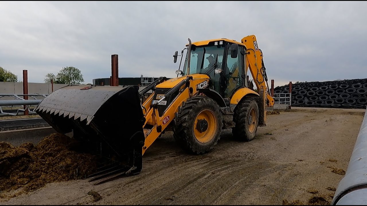 THE PIT IS OPEN!!! SILAGE IS IN THE DIET!!! - YouTube