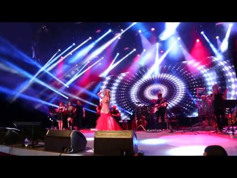 Oryantal Didem at Simge's concert