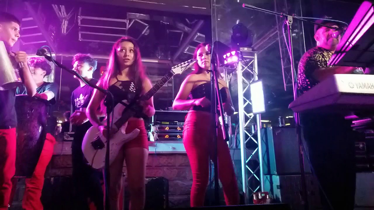 Superestrellaz en la Pulga del 59 Houston tx - YouTube