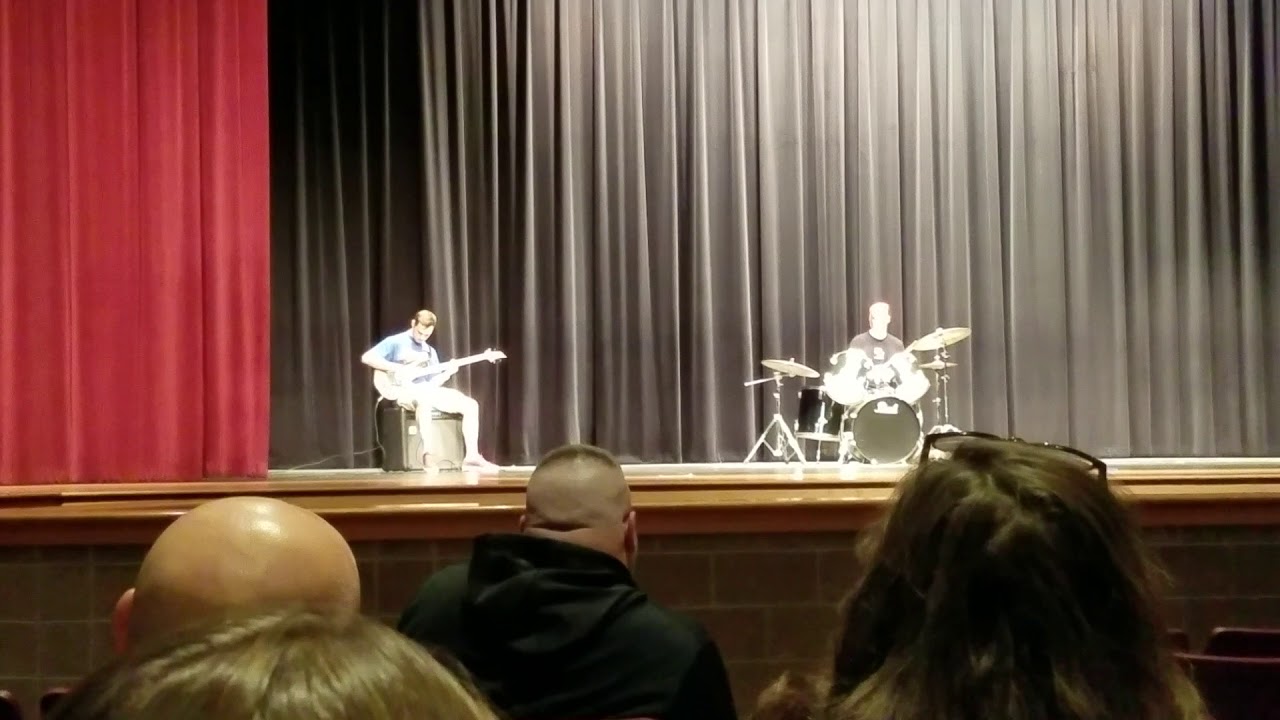 Mr Winters Mill pageant: Joe Houghton and John Monka - YouTube