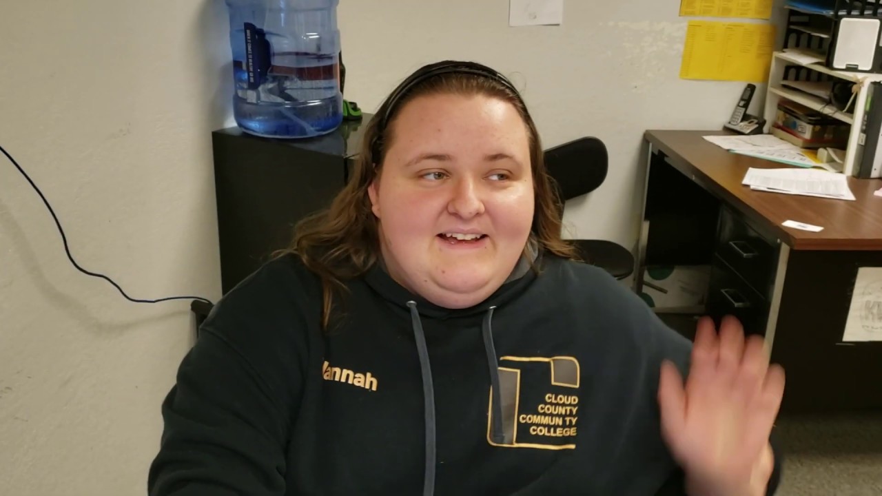 Hannah Owens ♫ Holiday Concert 2019 Interview - YouTube