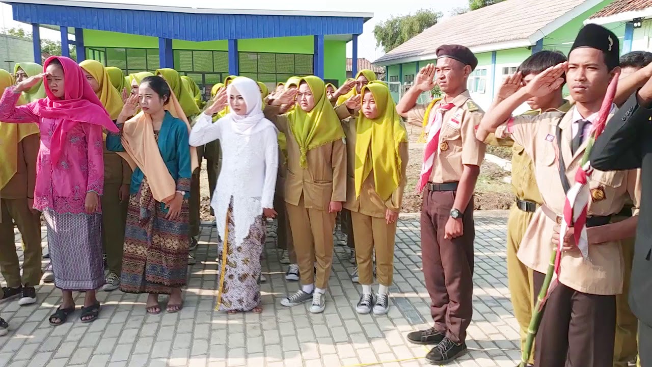 Momen Upacara Bendera 17 Agustus 2019 SMK BBM Kandanghaur Indramayu ...