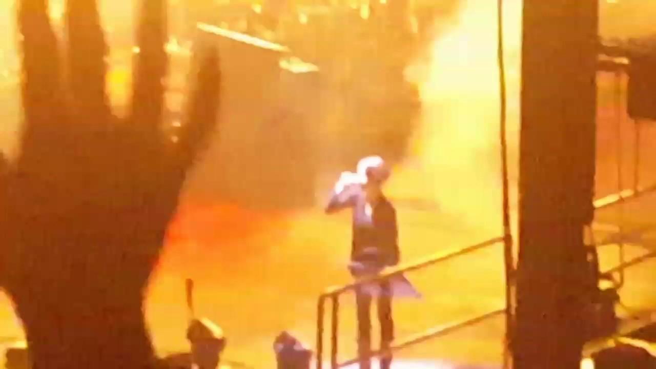 Edie Jackson, Widespread Panic Sign Language Interpreter, Honky Red, 6 ...