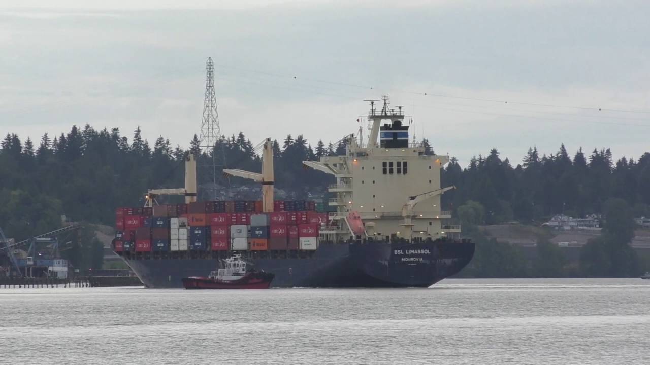 SAMSON TUGBOATS ship docking - YouTube