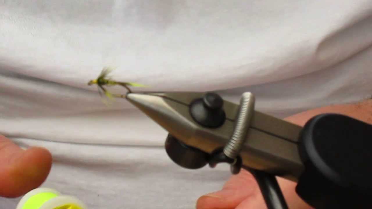 Tying the Sellafield Blue Cruncher Trout fly - YouTube
